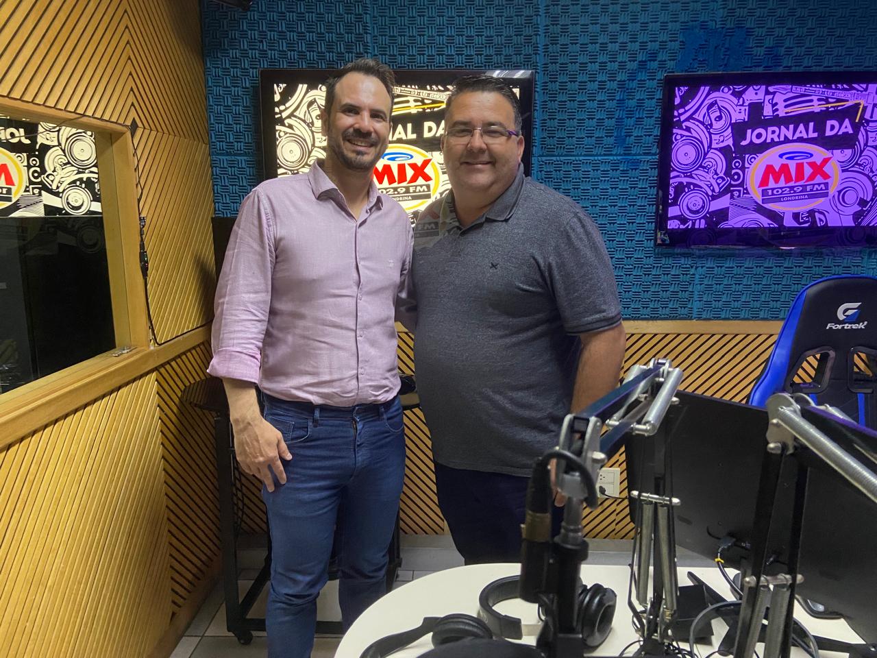CEO Mark Almeida marcou presença em um bate-papo na Radio Mix – Grupo ...